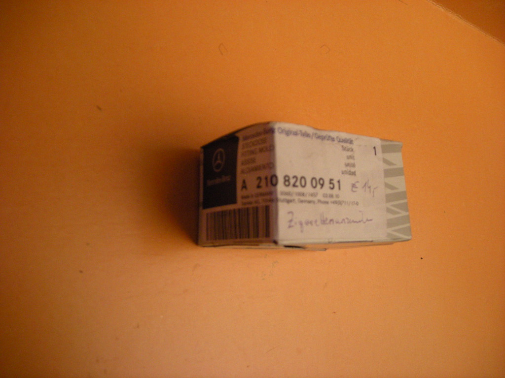 Neuer Zigarettenanzünder für Mercedes W210 - Oldtimerhandel Allmayer