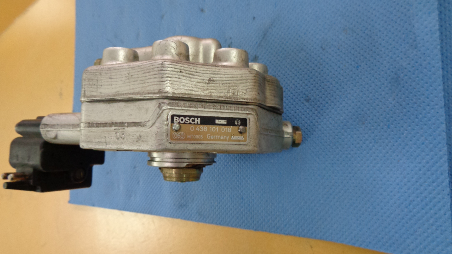 Mengenteiler für Mercedes Benz 420SE, W126, R107, R116 V8 ...