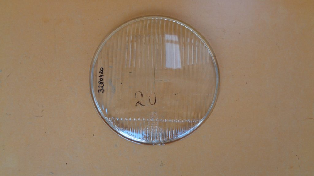 Lichtscheibe, Streuscheibe von Hella - Oldtimerhandel Allmayer