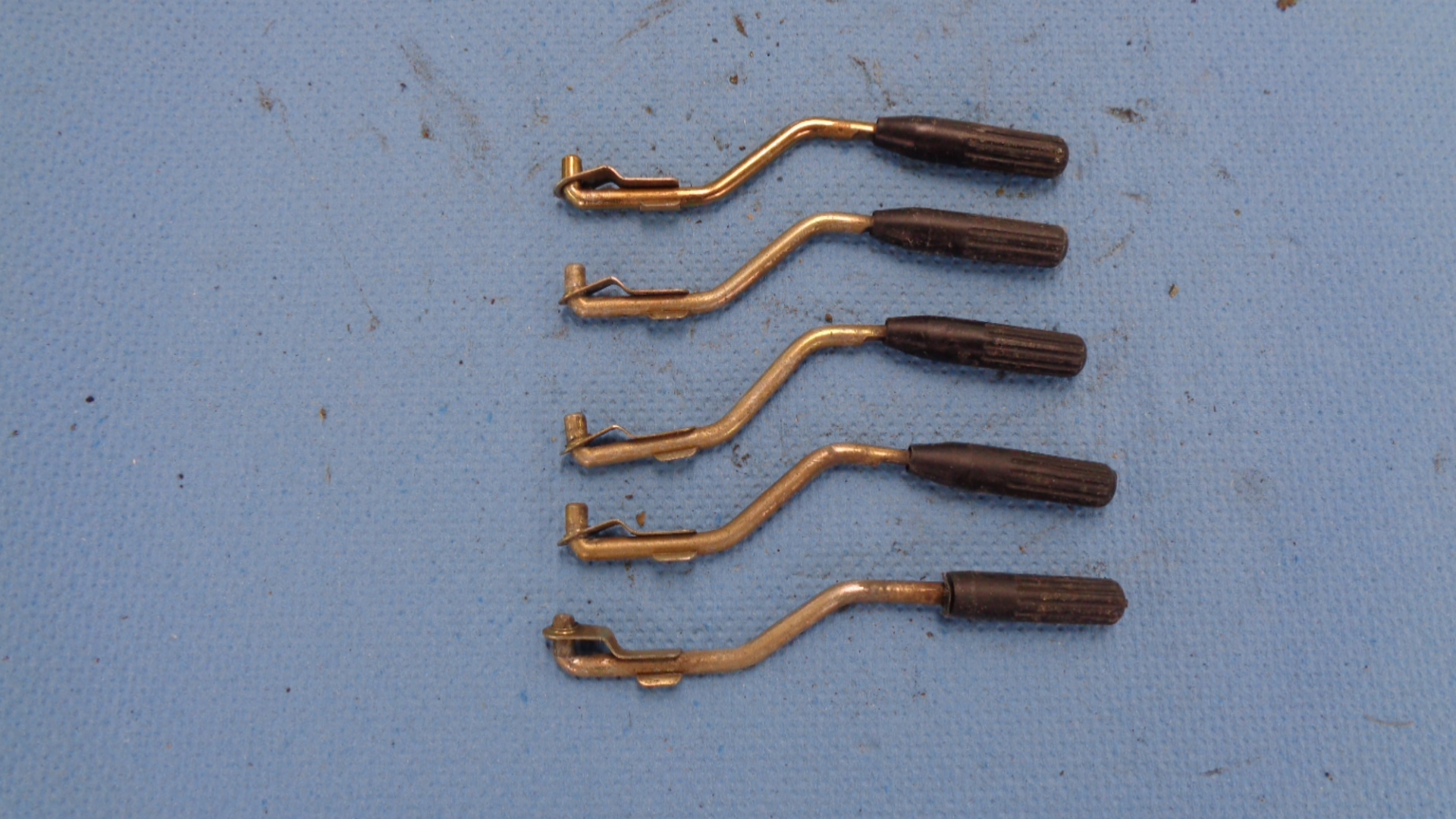 Sicherungsstange links u. rechts vorne für Türschloss Mercedes W123 ...